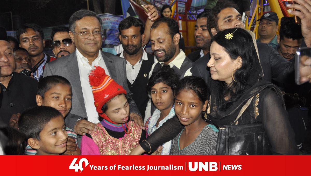 Information minister visits free entertainment centre for autistic children