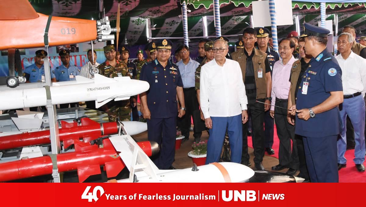 President visits Combined Military Hardware Display