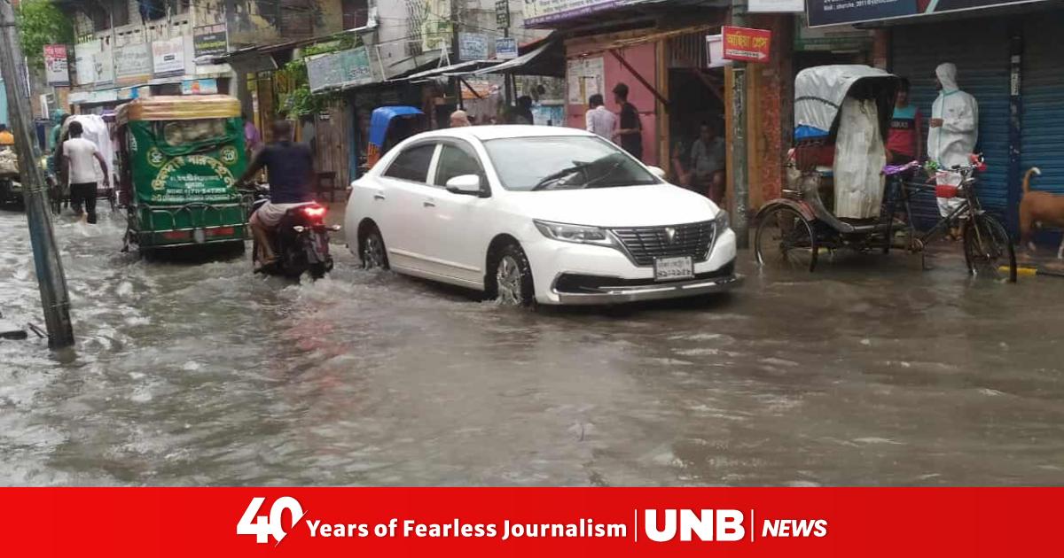 Incessant rain floods Khulna city, adjacent areas