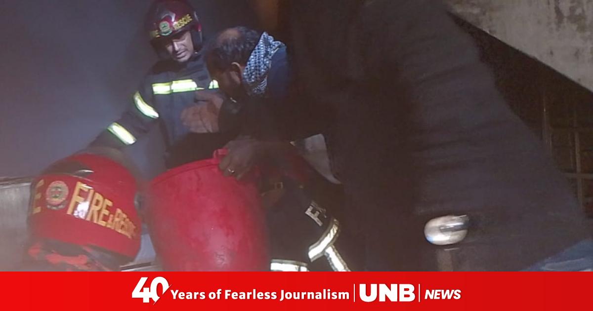 Fire breaks out at 6-storey building in Munshiganj; major damage averted