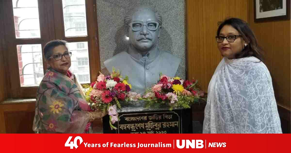 Sheikh Rehana, Saima Wazed pay homage to Bangabandhu at Baker Hostel