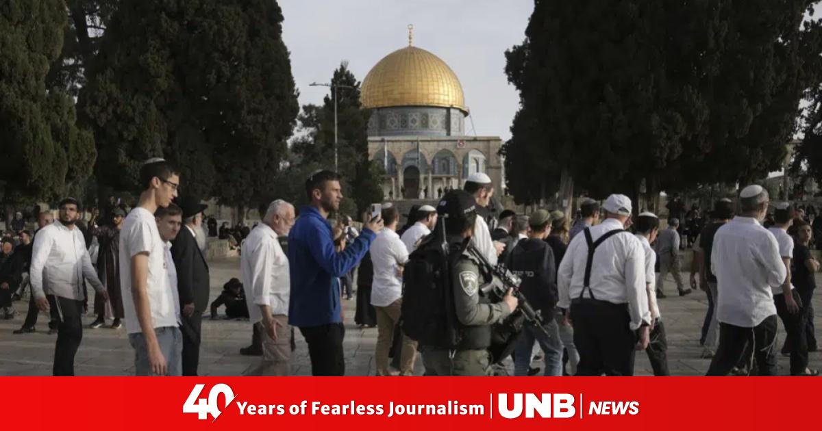 Tensions build around Jerusalem shrine after Syria rockets