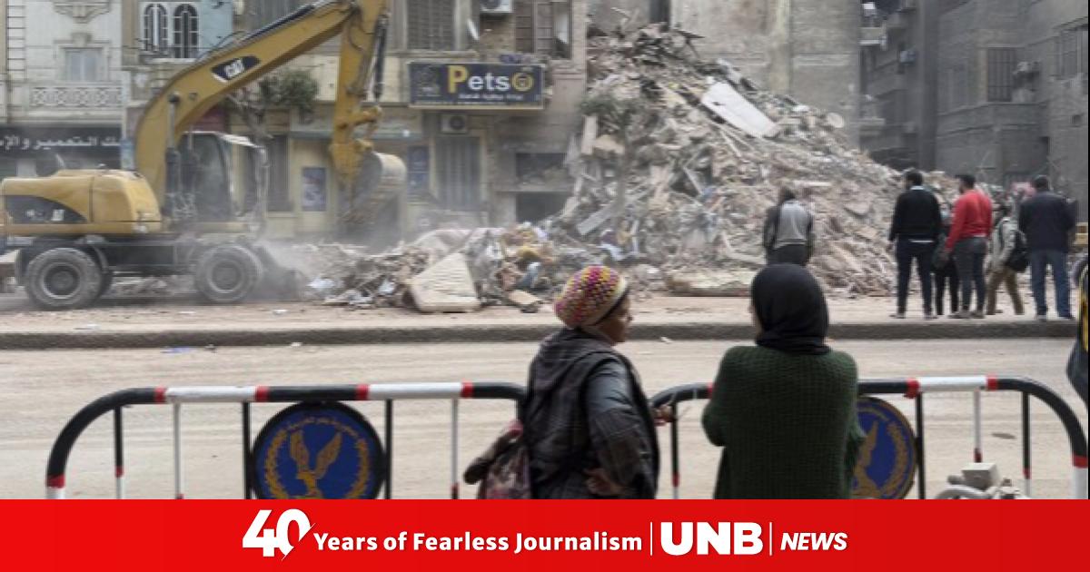 10 dead in building collapse in Egypt