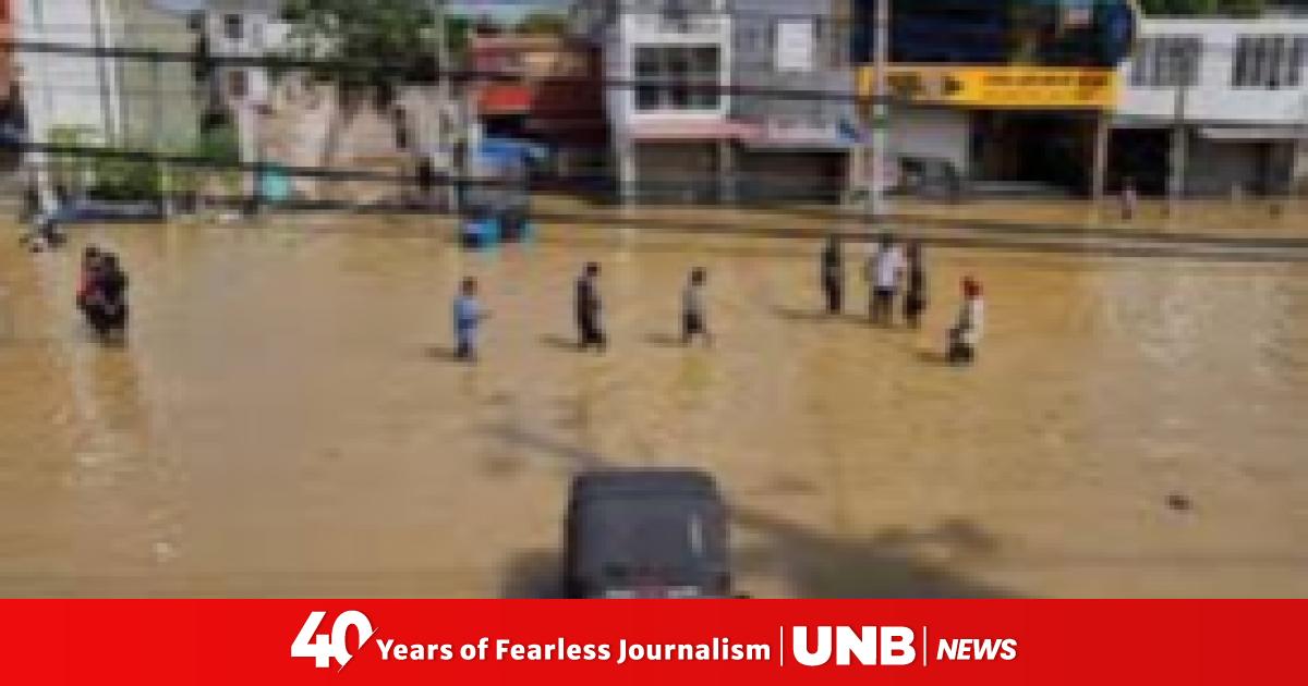 Indonesians scramble for food and water after deadly floods; Sri Lanka ...
